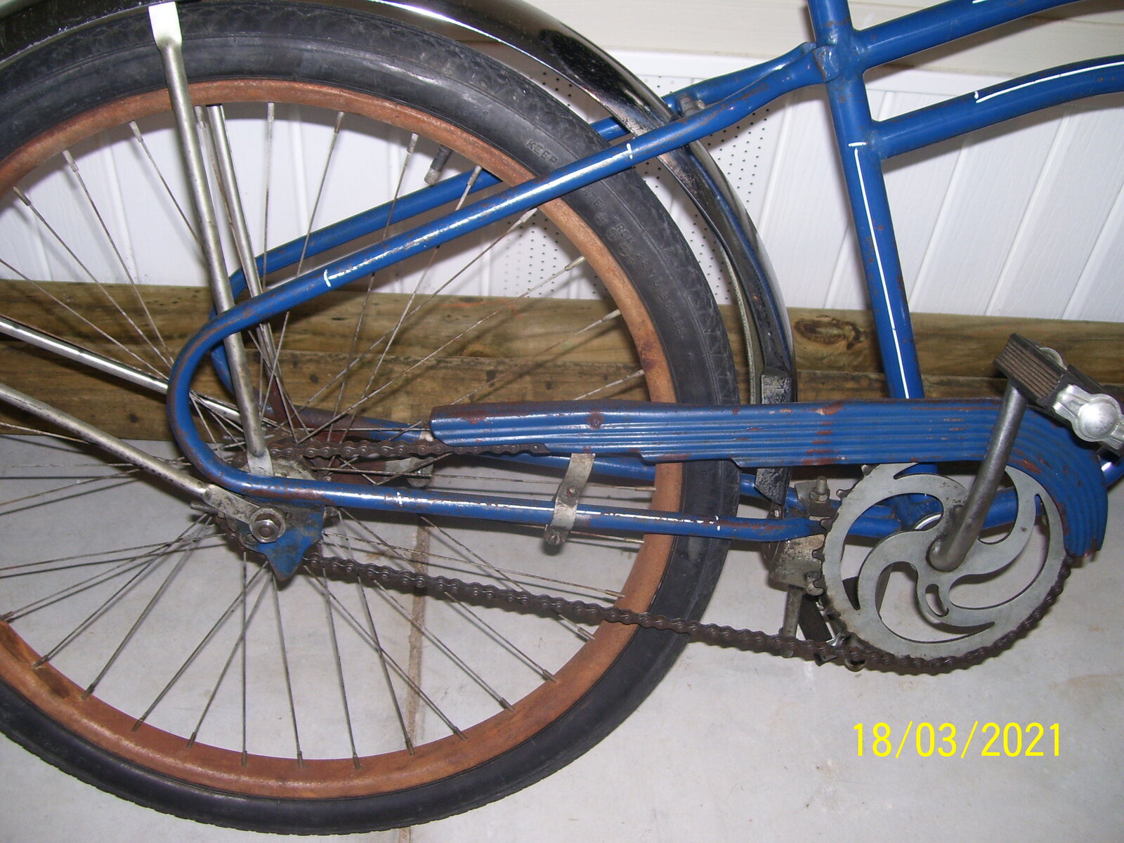 Sold - 26" skip tooth balloon tire loop tail, think its a stelber ...