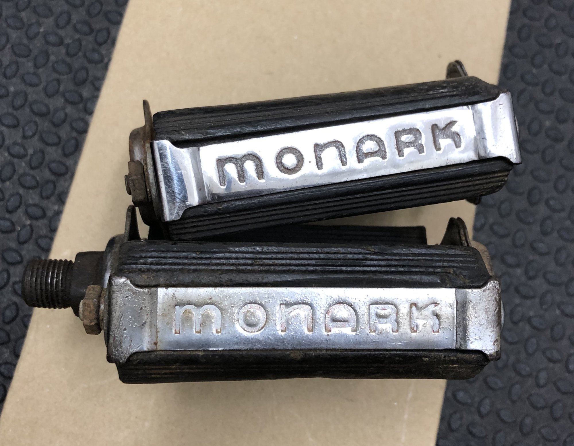 Sold - Monark pedals - girls | Archive (sold or withdrawn) | The ...
