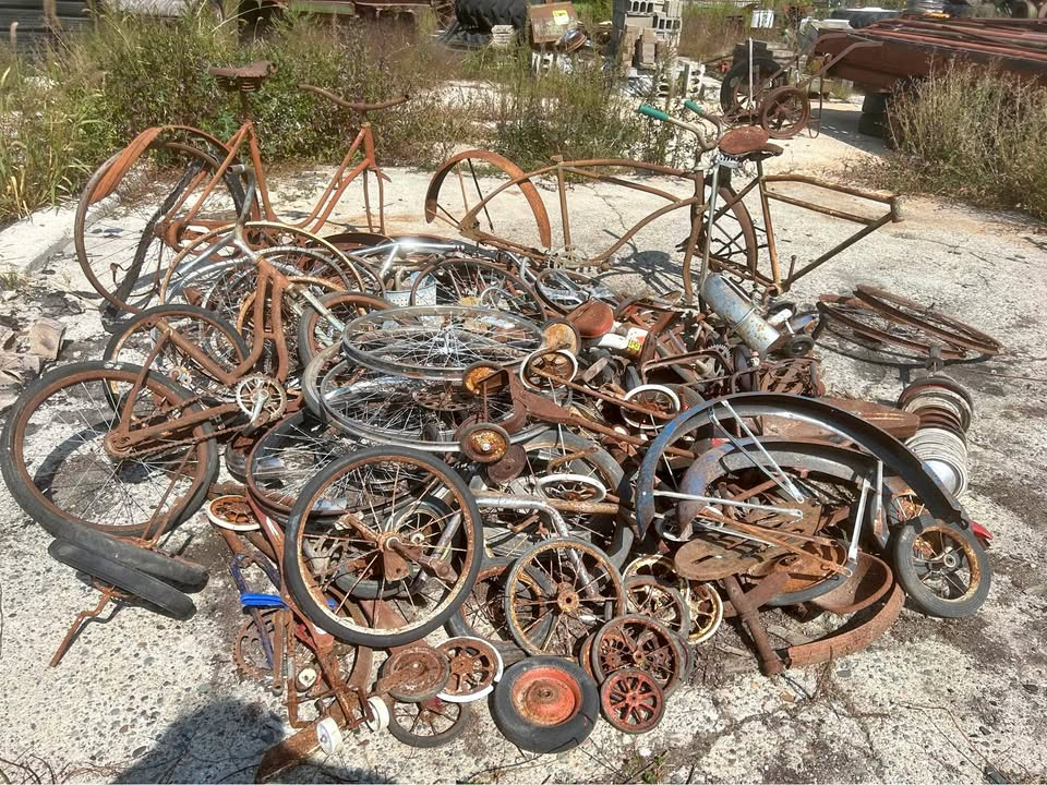 Bicycle parts pile in IA | Stuff on eBay, Craigslist, Facebook etc ...