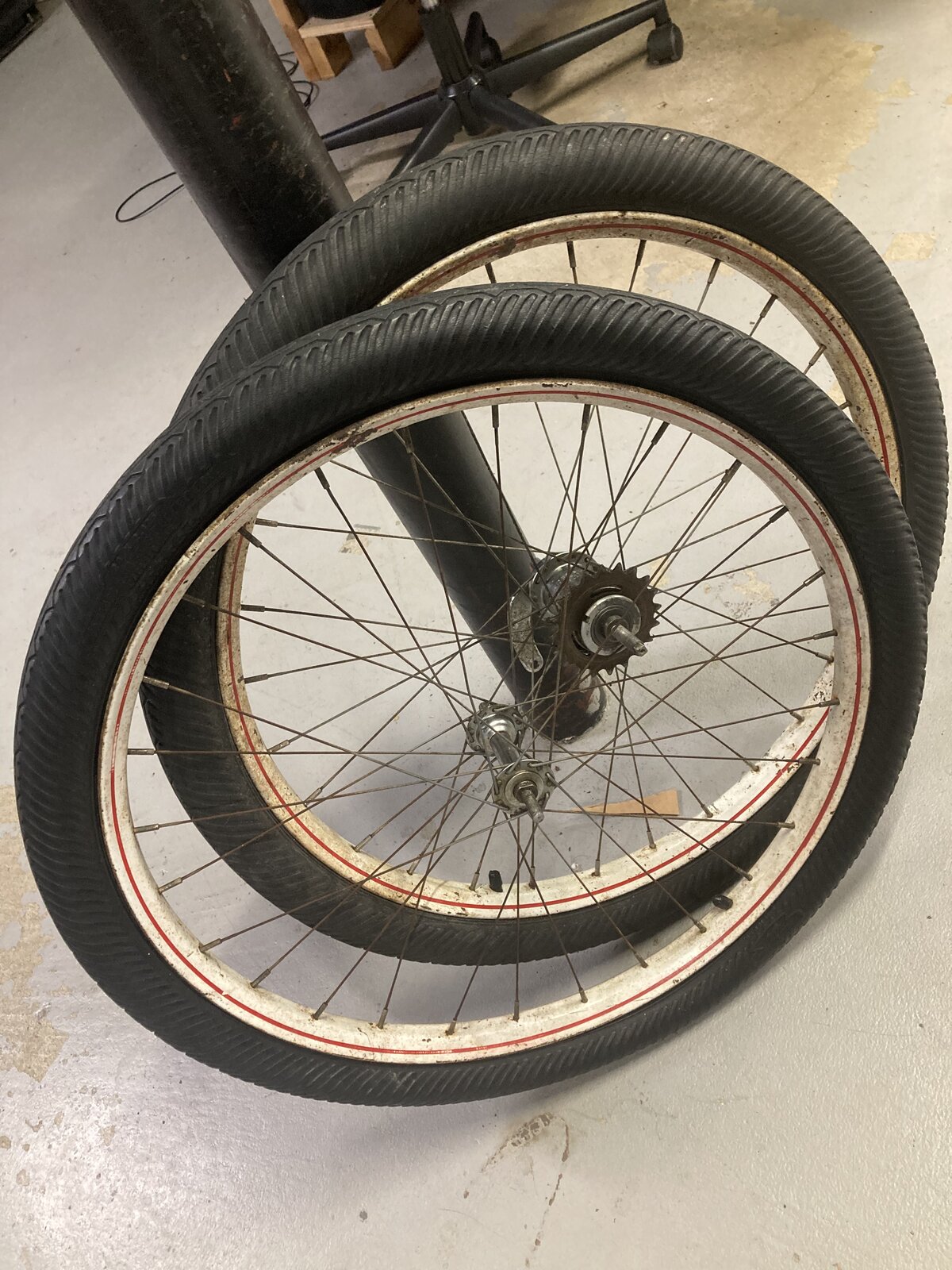 50’s 24” perry hub painted wheel set | Deal Or No Deal | The Classic ...