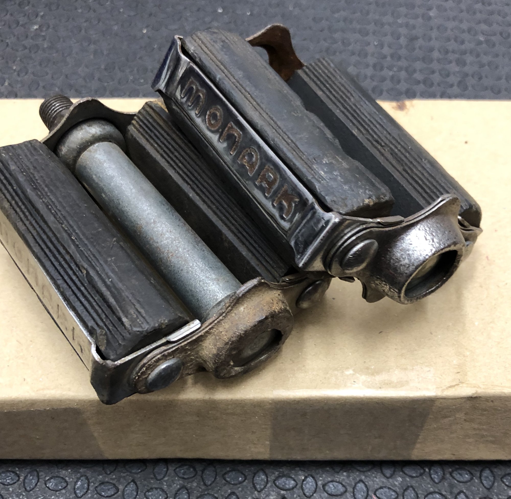 Sold - Monark pedals - girls | Archive (sold or withdrawn) | The ...