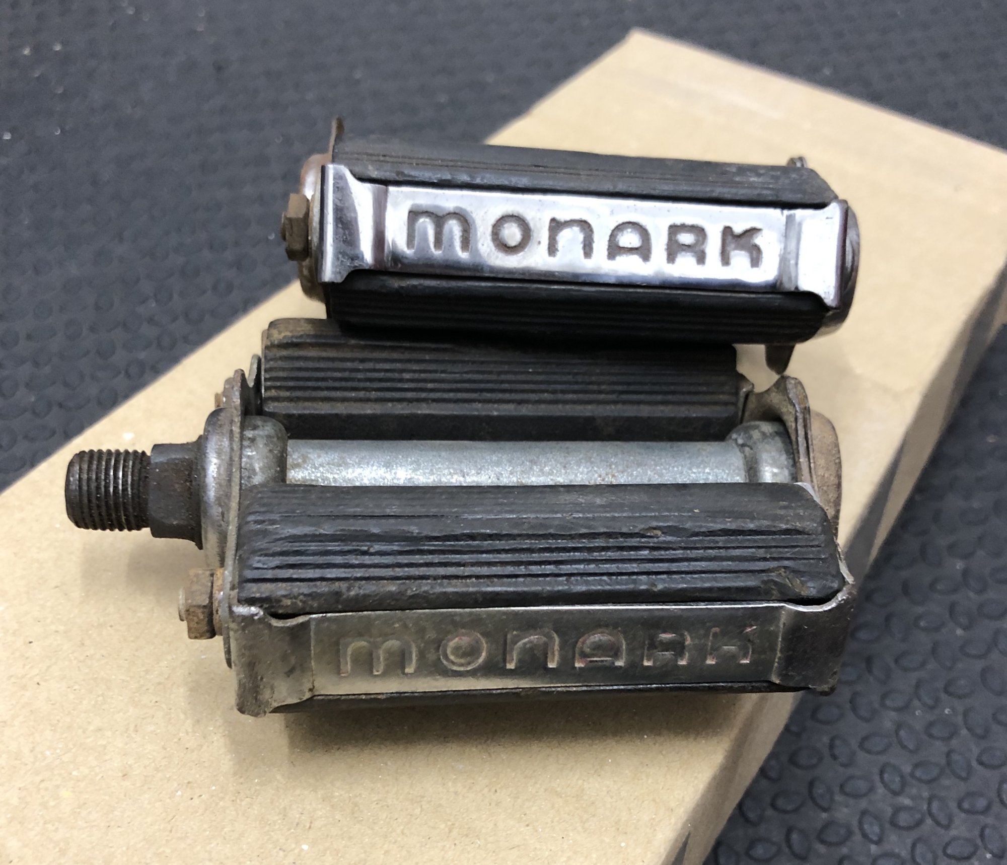 Sold - Monark pedals - girls | Archive (sold or withdrawn) | The ...