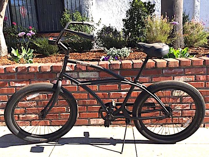 Barely ridden 3G Beach Cruiser bicycle for sale------------Looks new ...