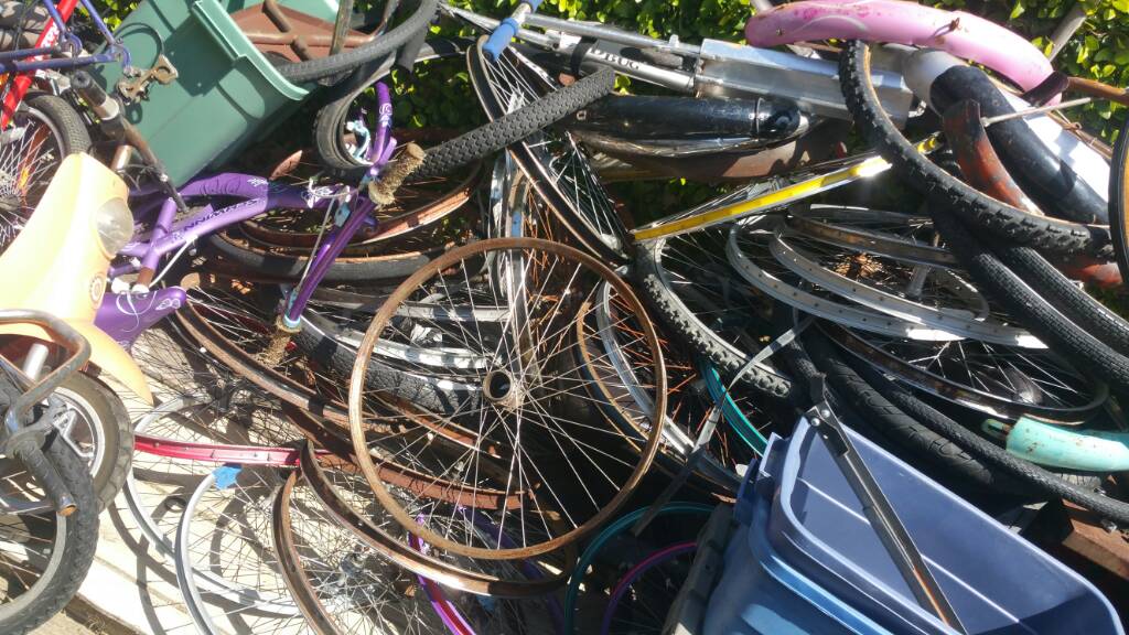 Free Huge Pile Of Bike Parts And...bring A Truck | Sell - Trade ...