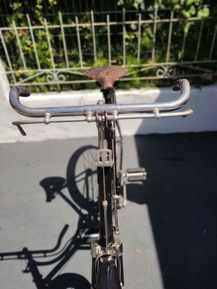 I am looking for information for this Armstrong bicycle. | WHAT IS THIS ...