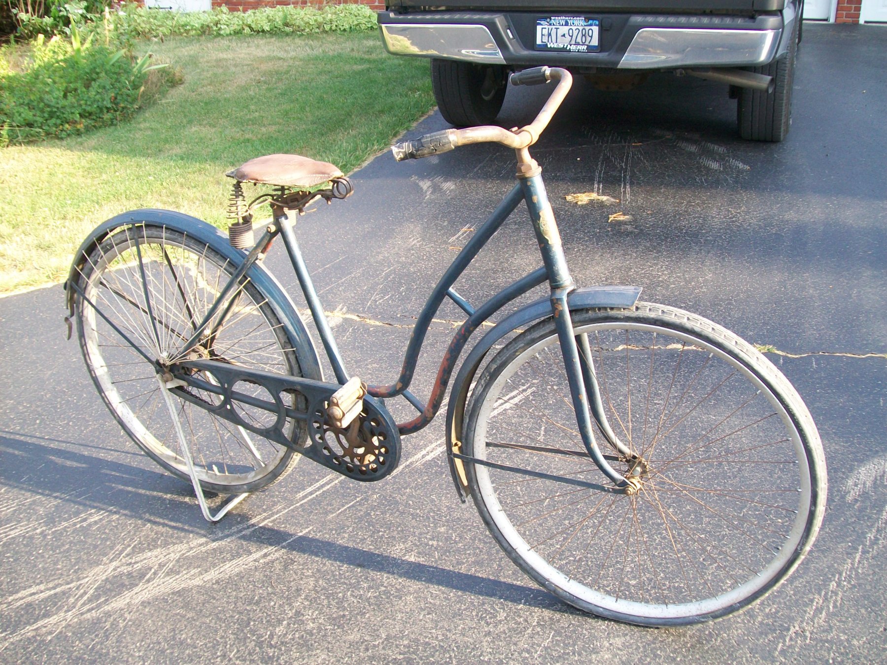 Girls bikes with skirt guards | General Discussion About Old Bicycles ...