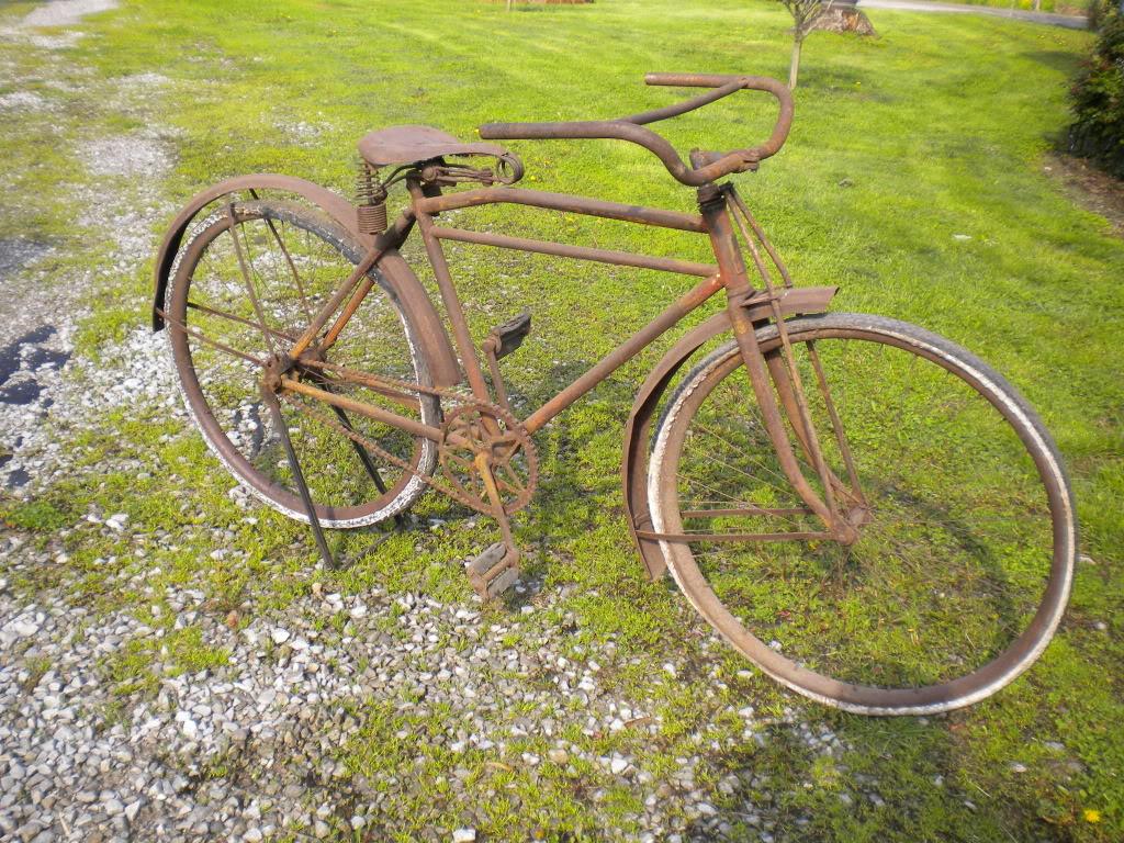 A 1930 Elgin Blue Bird sitting proud | Antique Bicycles Pre-1933 | Page ...