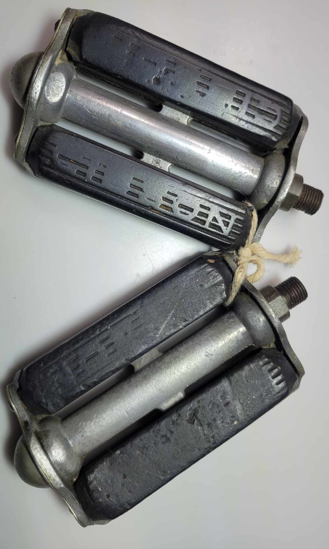 Withdrawn - 1923 Gibson aluminum frame bicycle pedals | Archive (sold ...