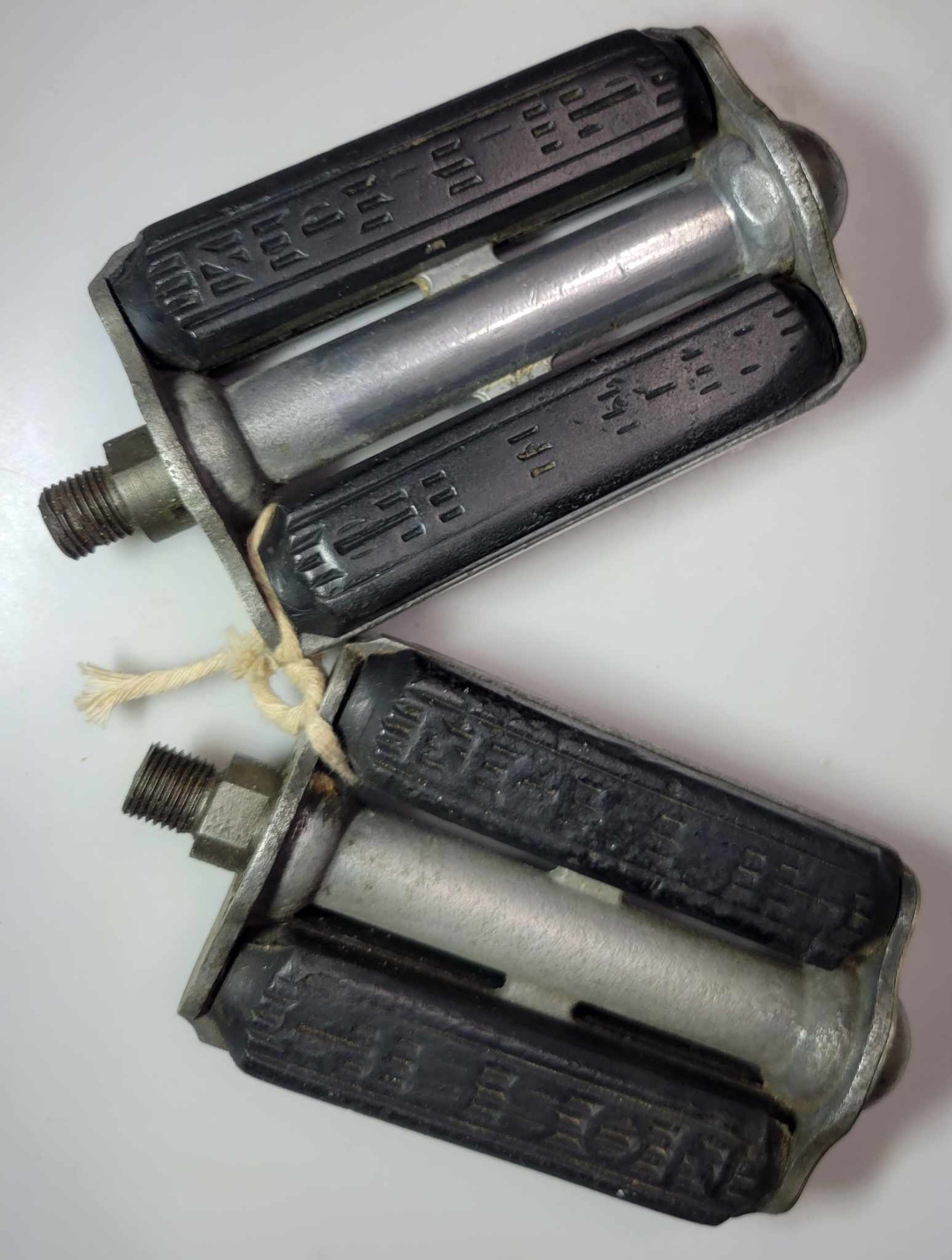 Withdrawn - 1923 Gibson aluminum frame bicycle pedals | Archive (sold ...