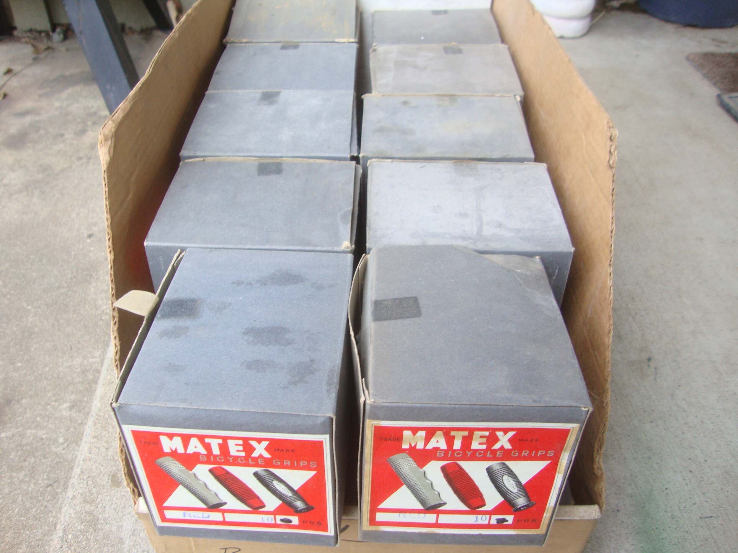 Sold - 20 - boxes of 10 NOS Matex senior grips red (Hunt Wilde style ...