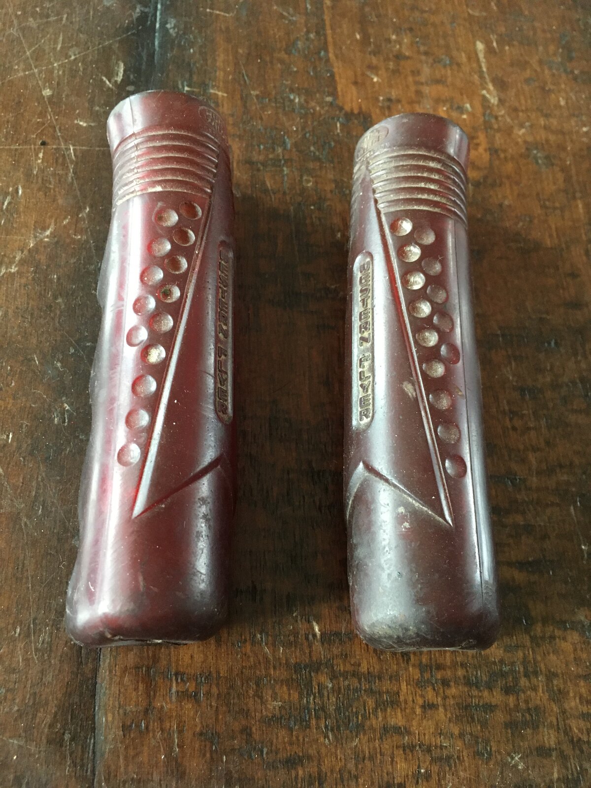 Pair of hunt Wilde western flyer jelly red grips boys | Sell - Trade ...