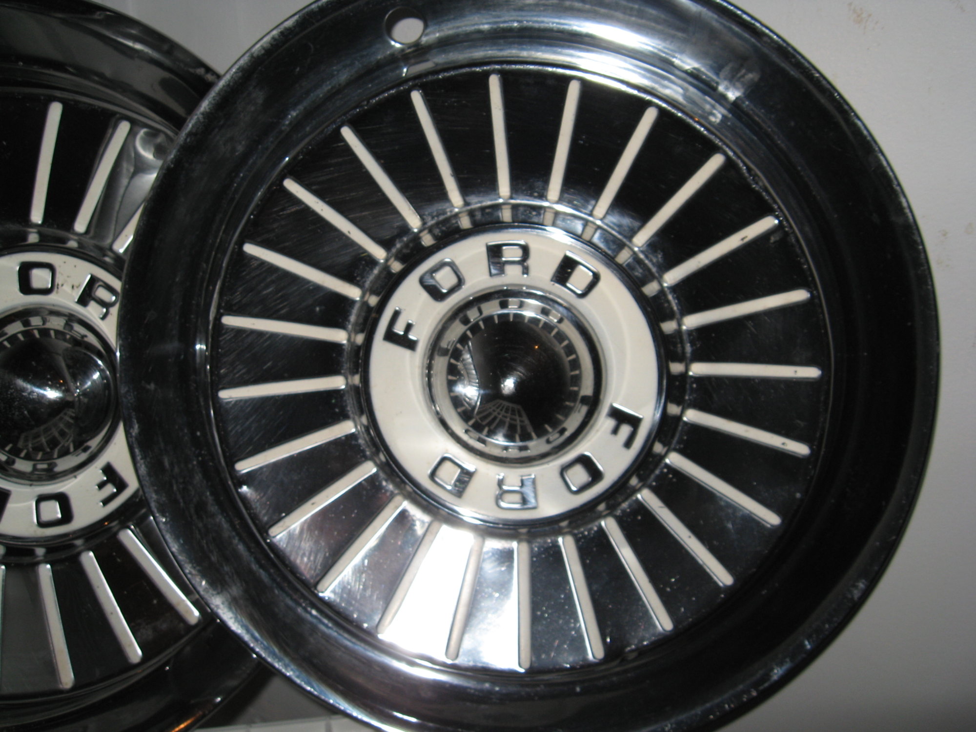 ( 2 ) ~ 1957 or so Ford Hubcaps ~ 14 inch | Archive (sold or withdrawn ...
