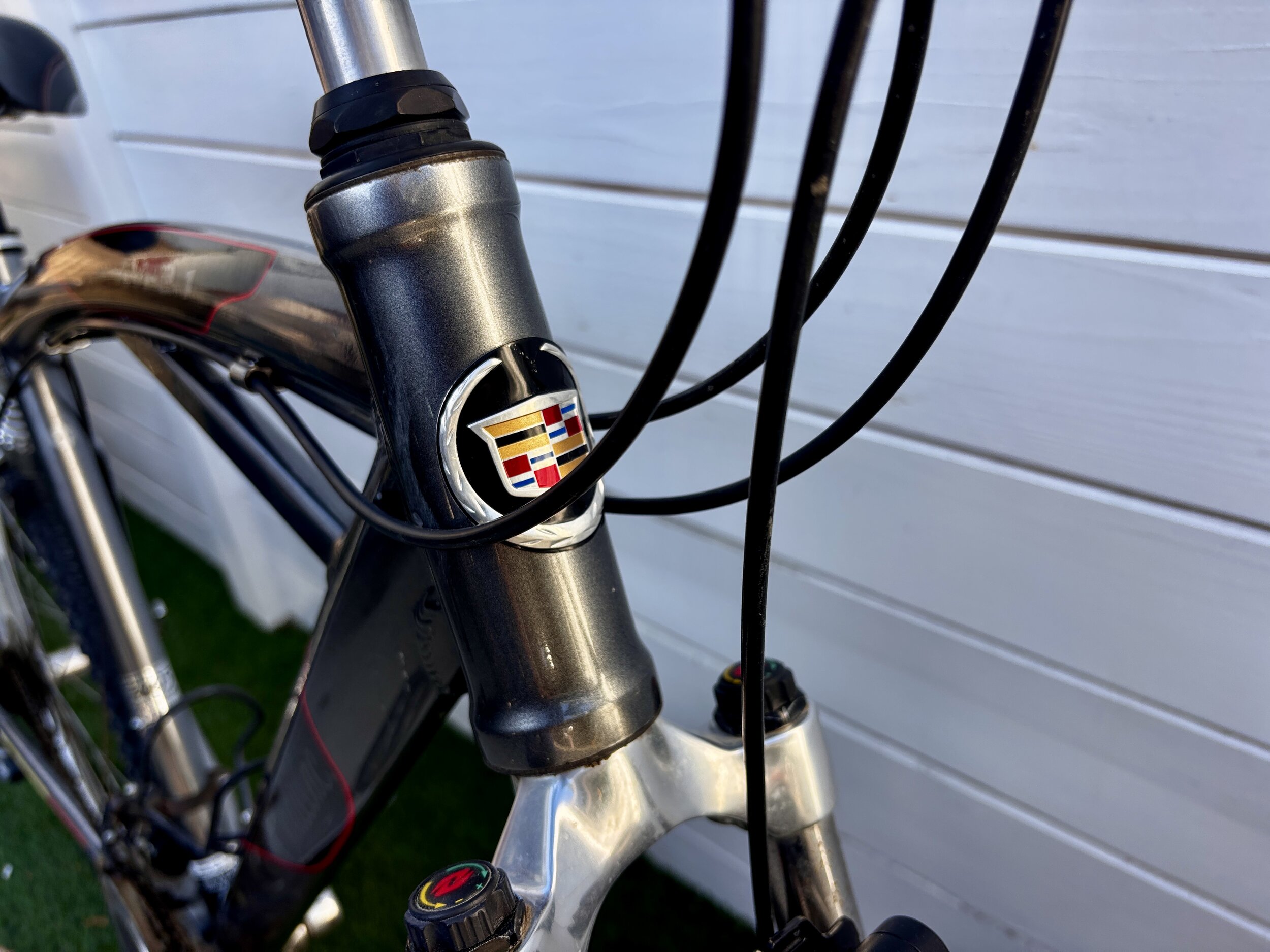 Sold - Cadillac AVP2.1 hybrid bike disc brakes full suspension aluminum ...