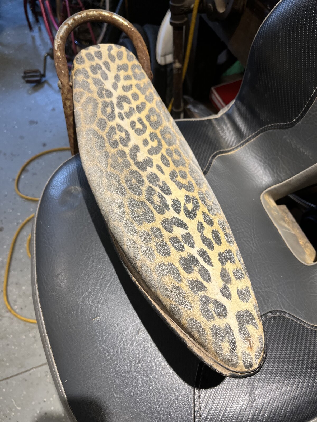 Sold - Leopard muscle seat with suspension, sissy bar | Archive (sold ...