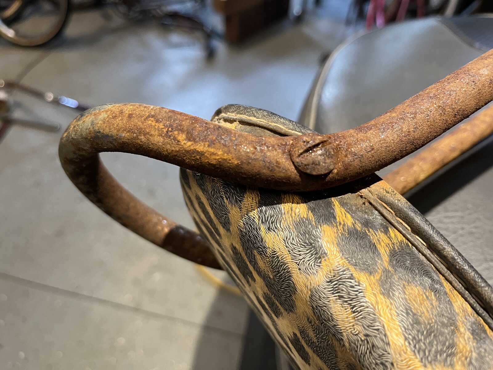 Sold - Leopard muscle seat with suspension, sissy bar | Archive (sold ...