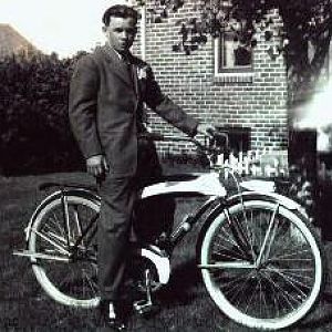 BRUCE | The Classic and Antique Bicycle Exchange